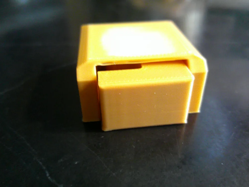 print in place Button clicker by maggieelsawilliam MakerWorld: Download ...