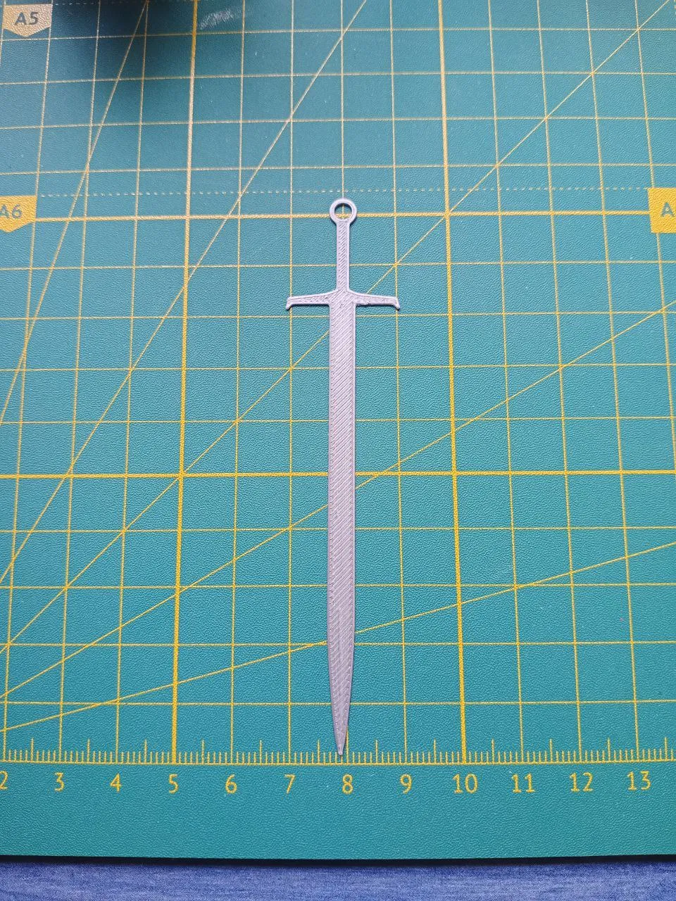 Thin sword bookmark by user_1323329351 - MakerWorld