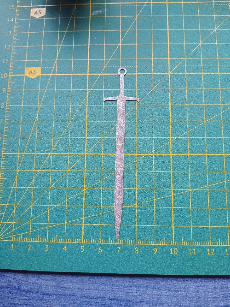 Thin sword bookmark by user_1323329351 - MakerWorld