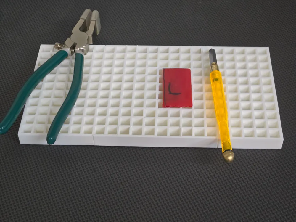 Infinite Stained Glass Cutting Grid / Board by Joey HyperionMakerWorld ...