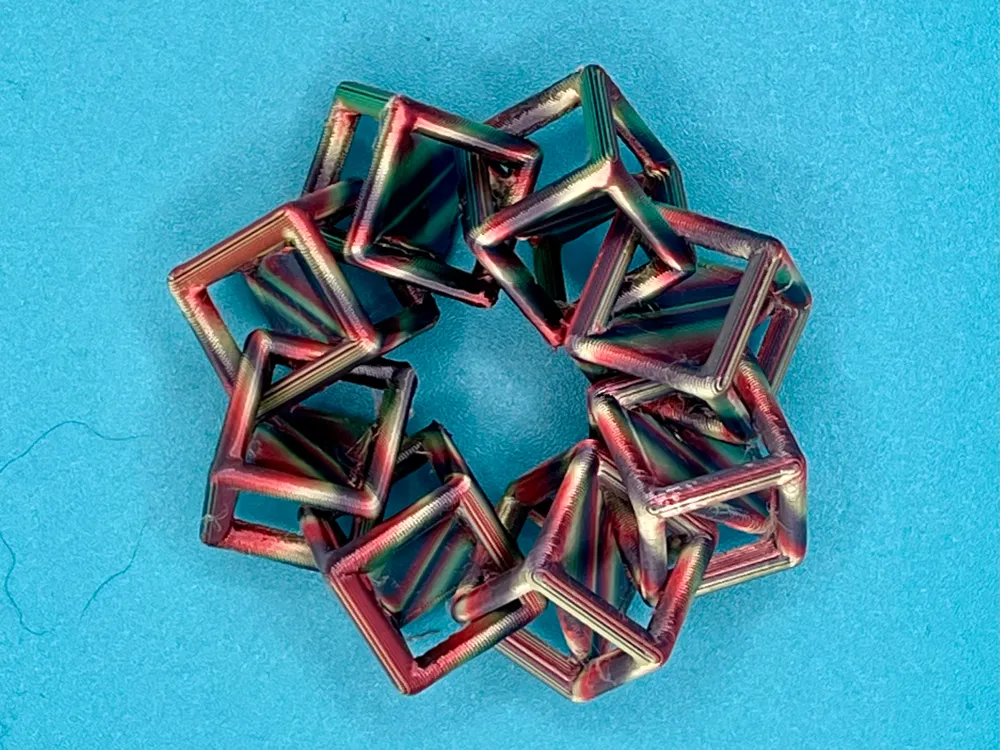Cube loop fidget with plate by Purple Pterodactyl MakerWorld: Download ...