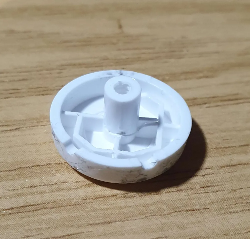 Benina Overlocker Thread Holder Cap by matty.lad - MakerWorld