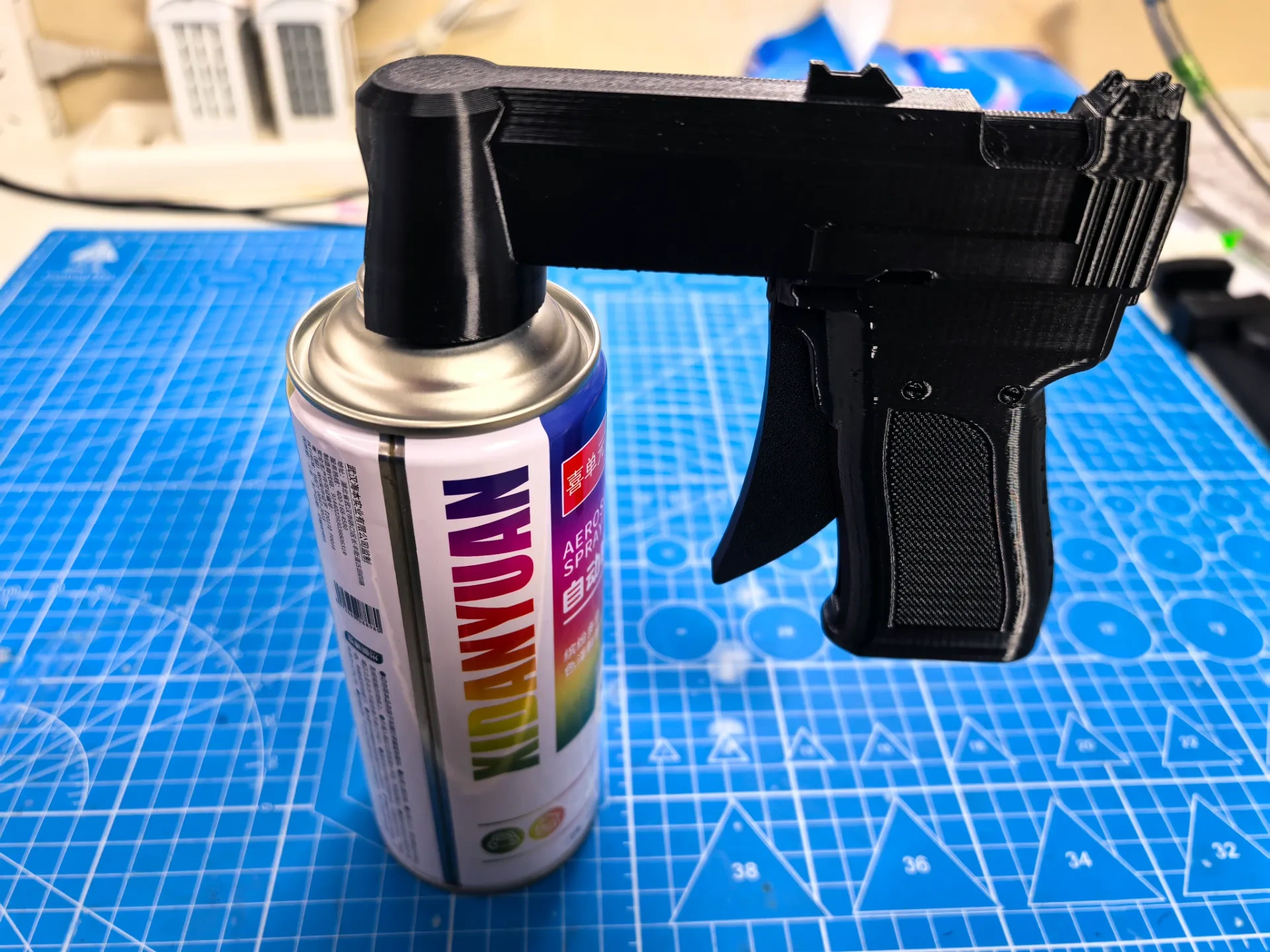 Spray Paint Assist Handle by 悠由 MakerWorld: Download Free 3D Models