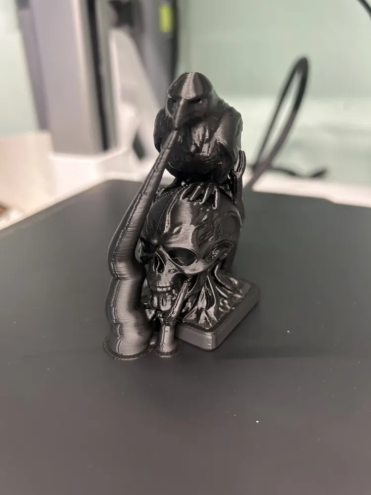 The Watcher – Raven and Skull Symbolic Sculpture by Disaster MakerWorld: Download Free 3D Models