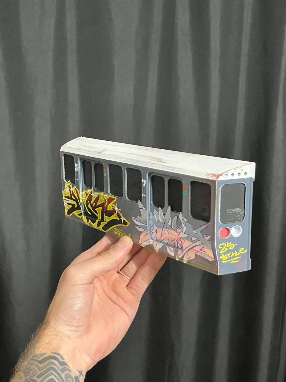 Wholecar Train for paint ! graffiti ! - Free 3D Print Model - MakerWorld