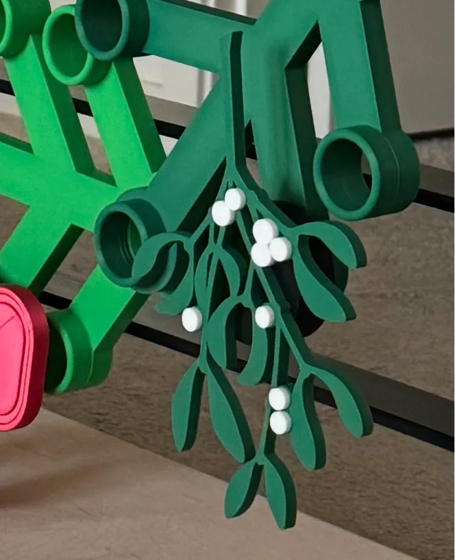 Giant 'brick' wreath mistletoe Remixed by AndMarksTheSpot MakerWorld ...