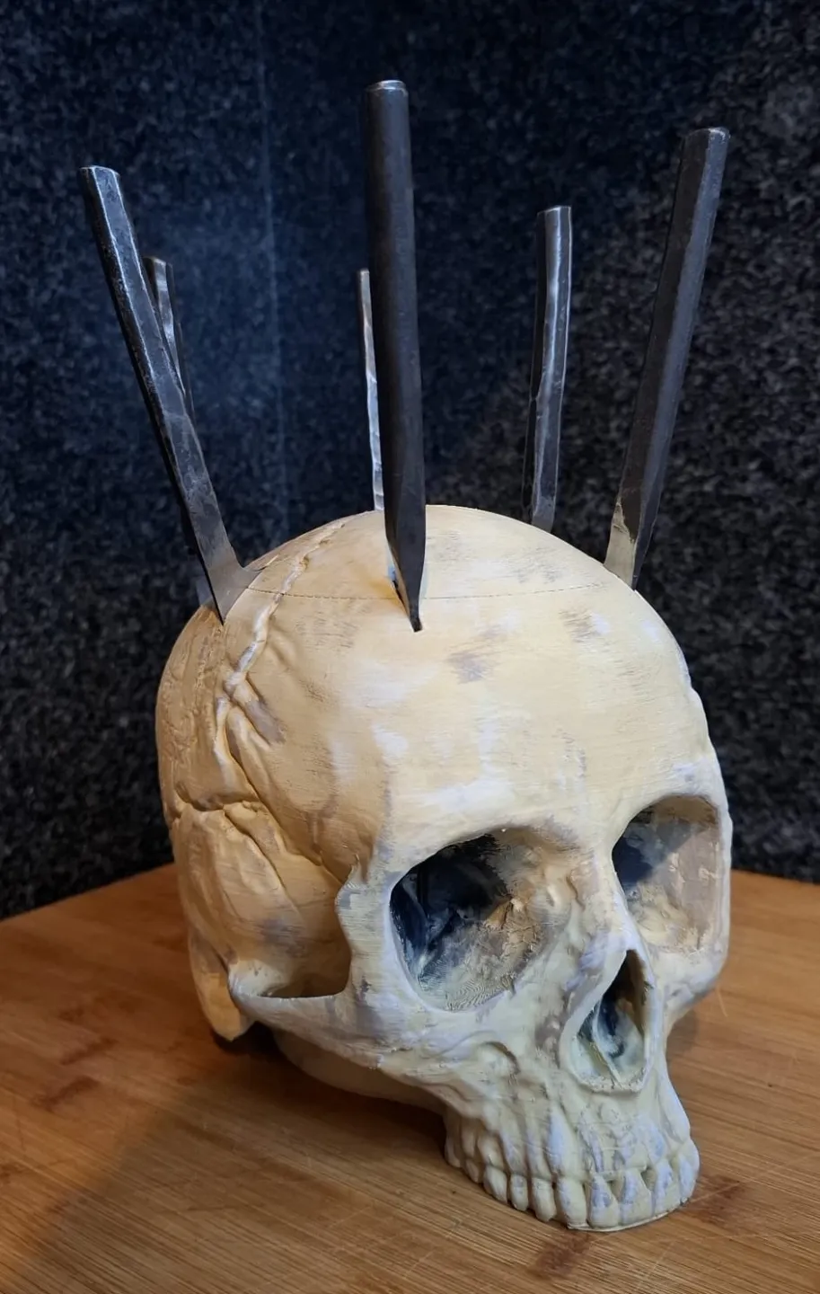 Skull knife block Remixed by Likon MakerWorld: Download Free 3D Models