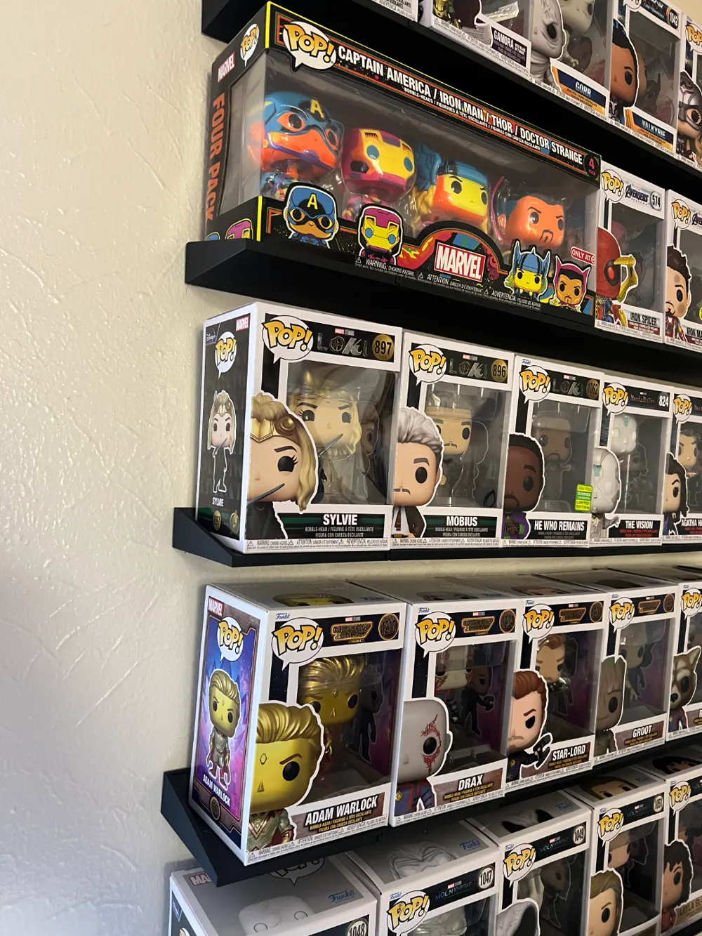 Connectable Funko Pop Shelves by hildi3d - MakerWorld