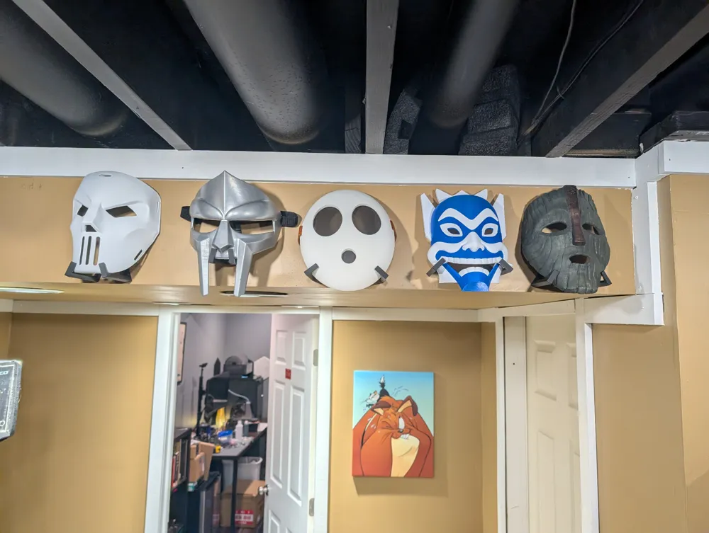 Wall hanger for mask or other colectables by Lowen_SoDium MakerWorld ...