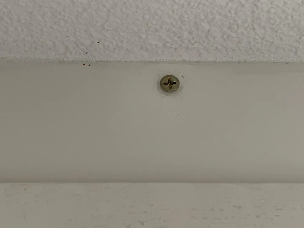 Entrance door screw covers by Chrigu21 - MakerWorld