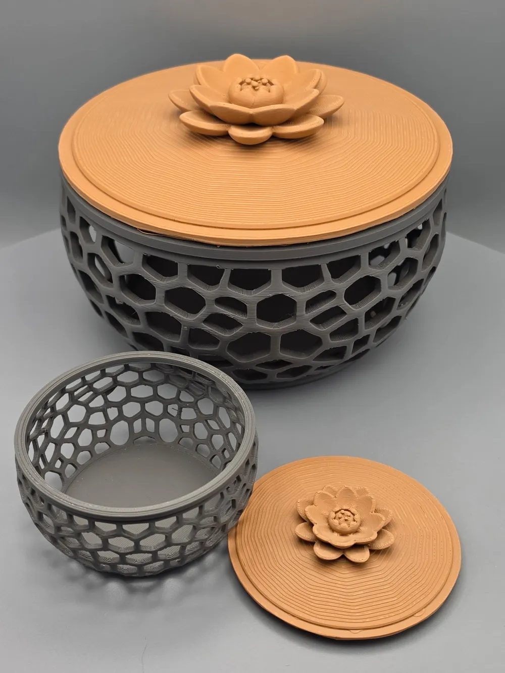 Elegant Geometric Mesh Bowl with Floral Lid - Free 3D Print Model ...