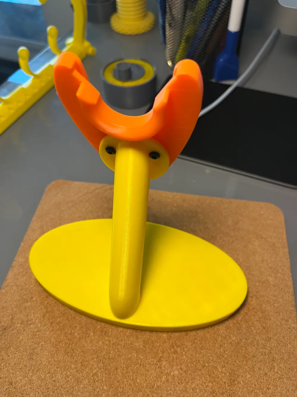 Pop Socket Oval Stand by snkxn75dvsMakerWorld: Download Free 3D Models