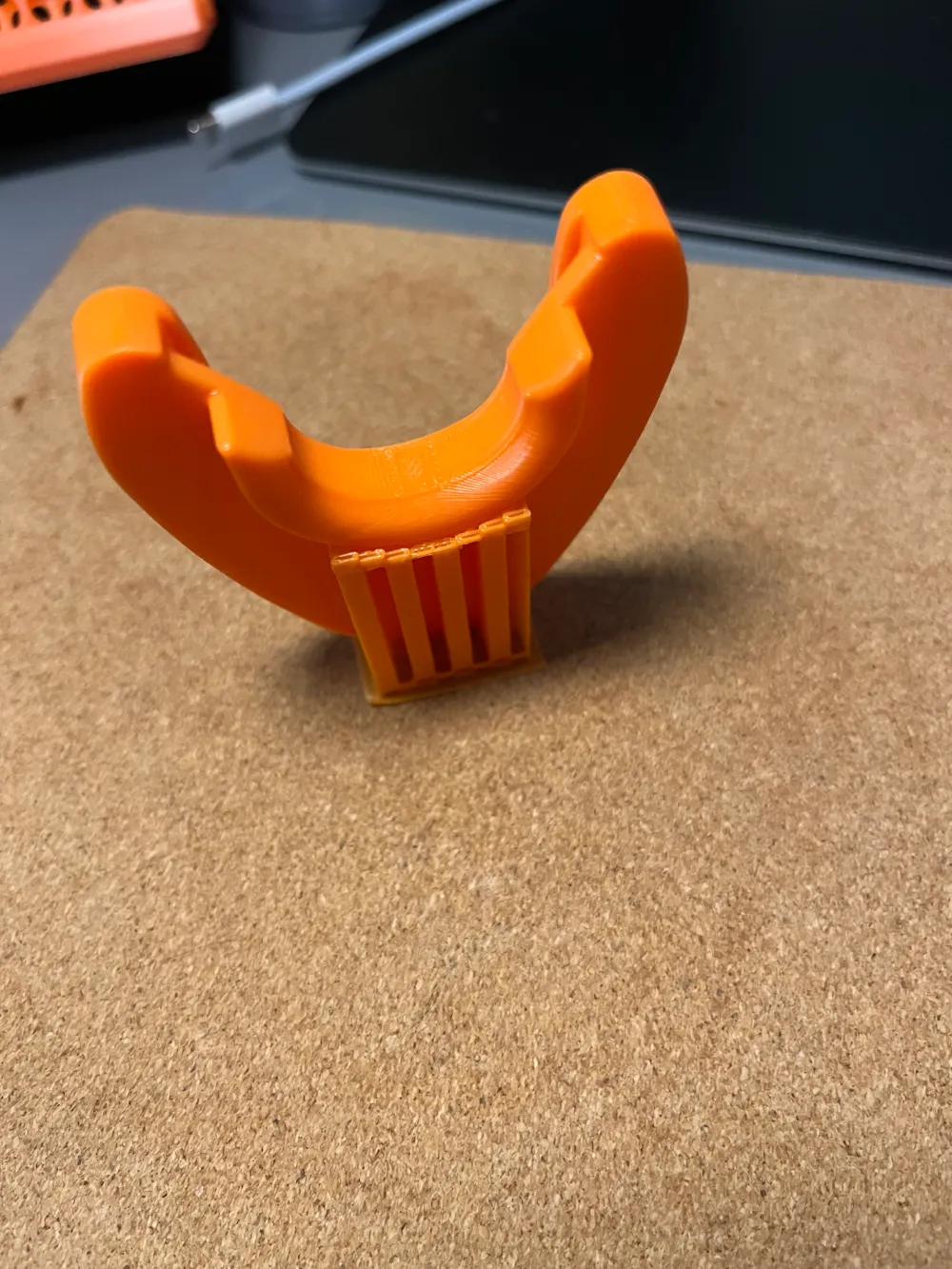 Pop Socket Oval Stand by snkxn75dvsMakerWorld: Download Free 3D Models