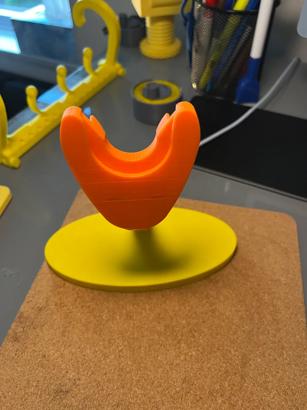 Pop Socket Oval Stand by snkxn75dvsMakerWorld: Download Free 3D Models