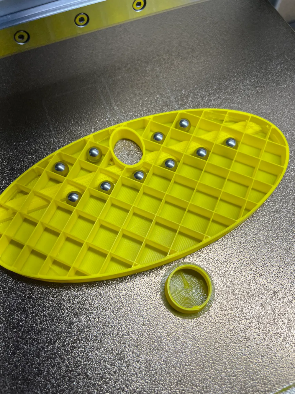 Pop Socket Oval Stand by snkxn75dvsMakerWorld: Download Free 3D Models