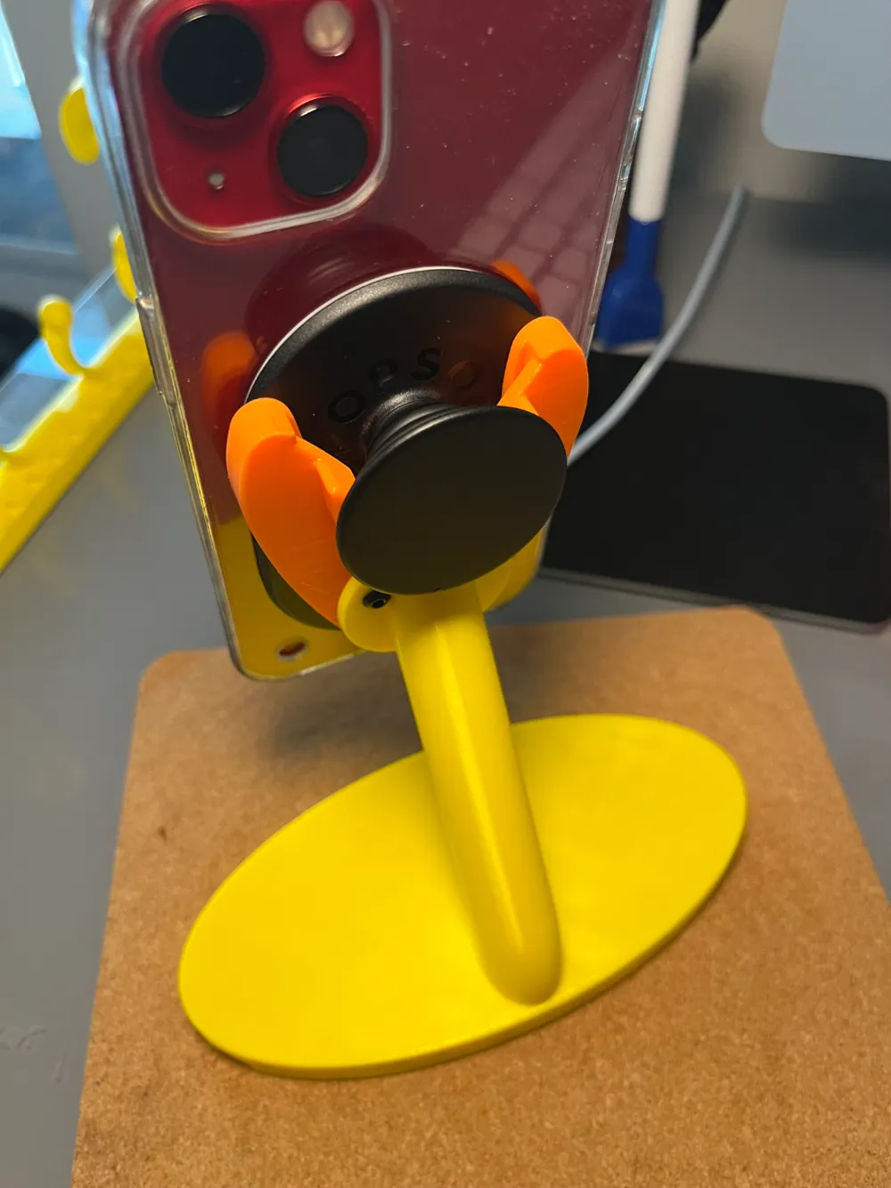 Pop Socket Oval Stand by snkxn75dvsMakerWorld: Download Free 3D Models