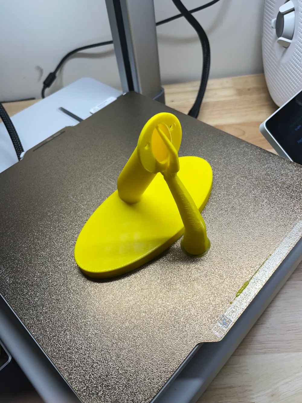 Pop Socket Oval Stand by snkxn75dvsMakerWorld: Download Free 3D Models