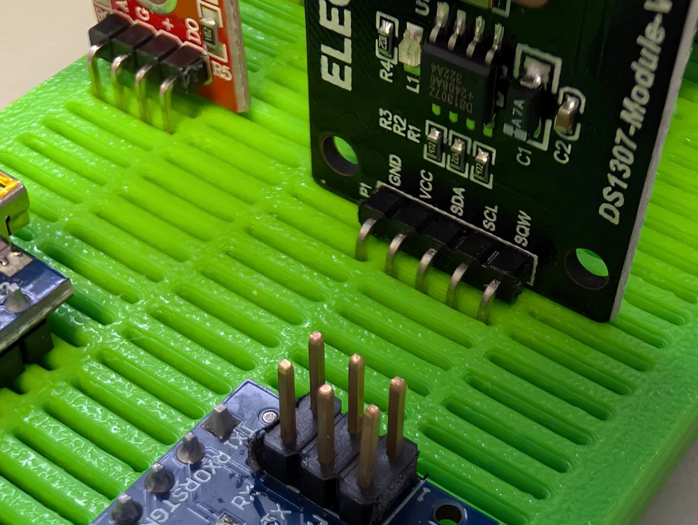 Electronic Component Holder / Storage by Min.R MakerWorld: Download Free 3D Models