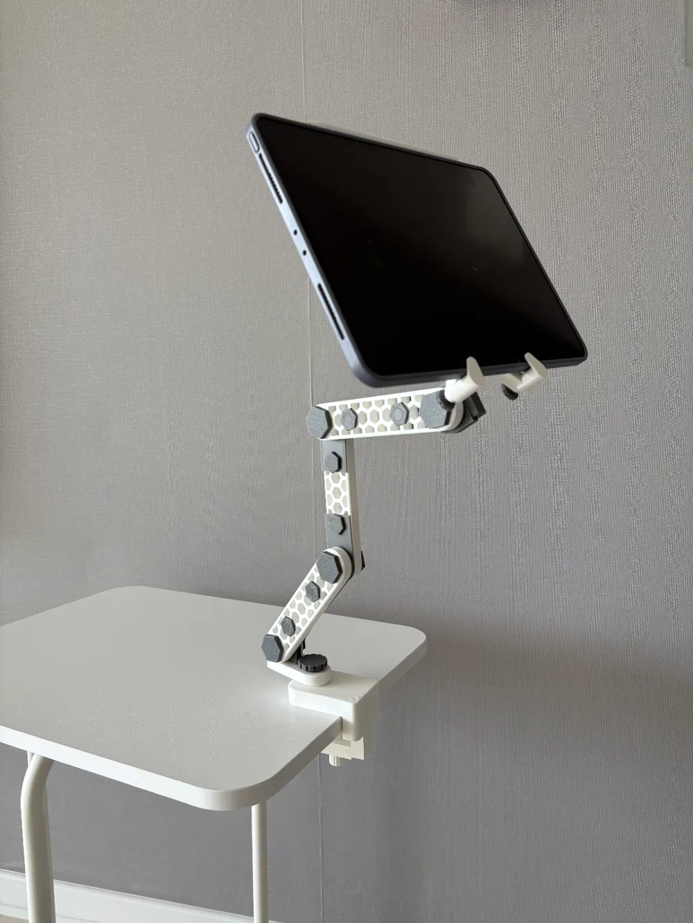 Adjustable Modular Tablet/Phone Holder by June MakerWorld: Download ...