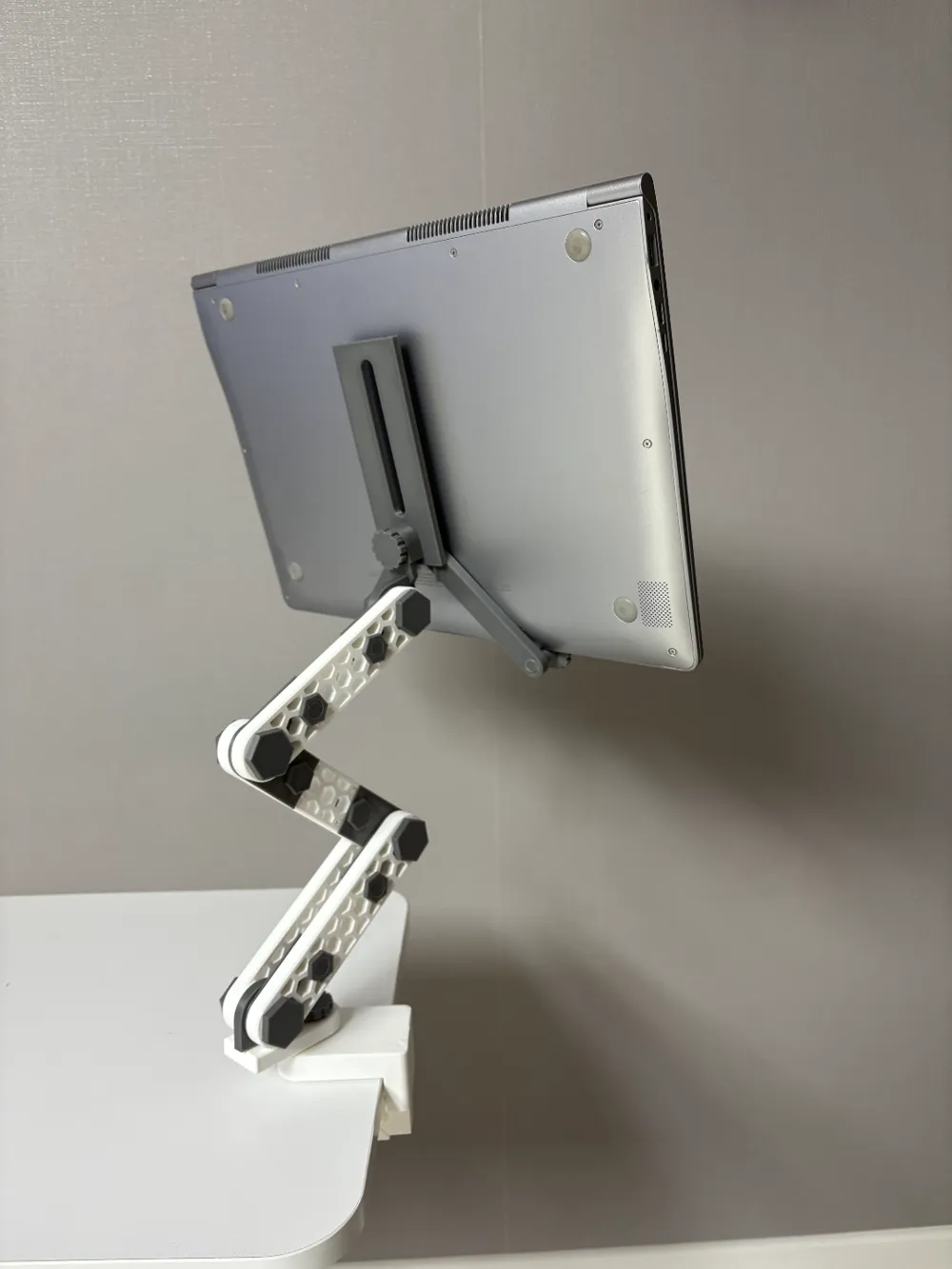 Adjustable Modular Tablet/Phone Holder - Free 3D Print Model - MakerWorld
