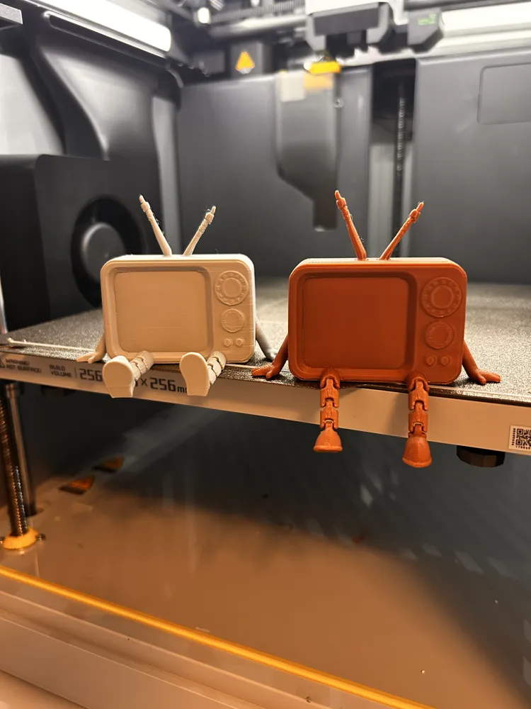 Retro TV Buddy - Free 3D Print Model - MakerWorld
