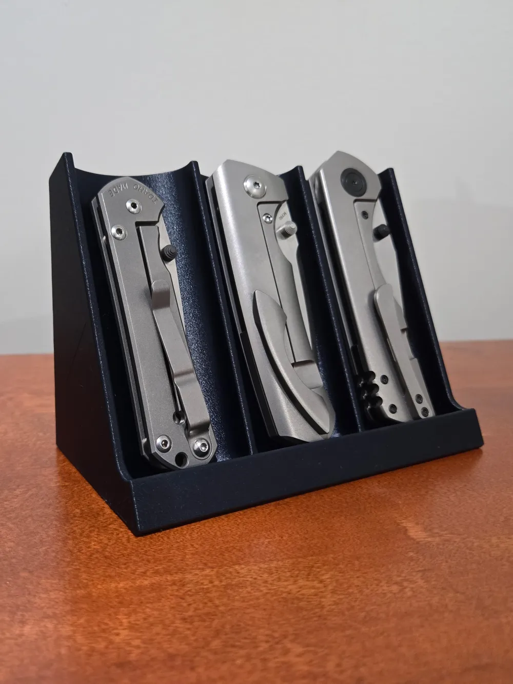 Pocket Knife Display Stand | 5 Different Sizes! by Materium MakerWorld ...