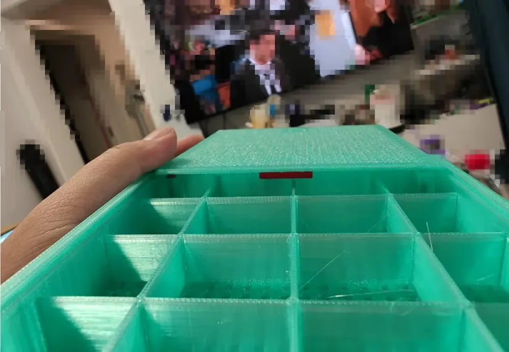 Activated carbon enclosure for a 12cm computer fan (sliding cover, pin ...