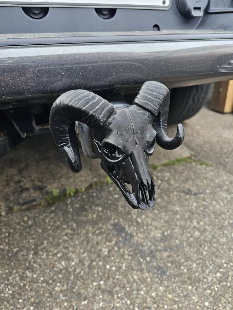 RAM skeleton head insert for trailer hitch by Markus MakerWorld ...