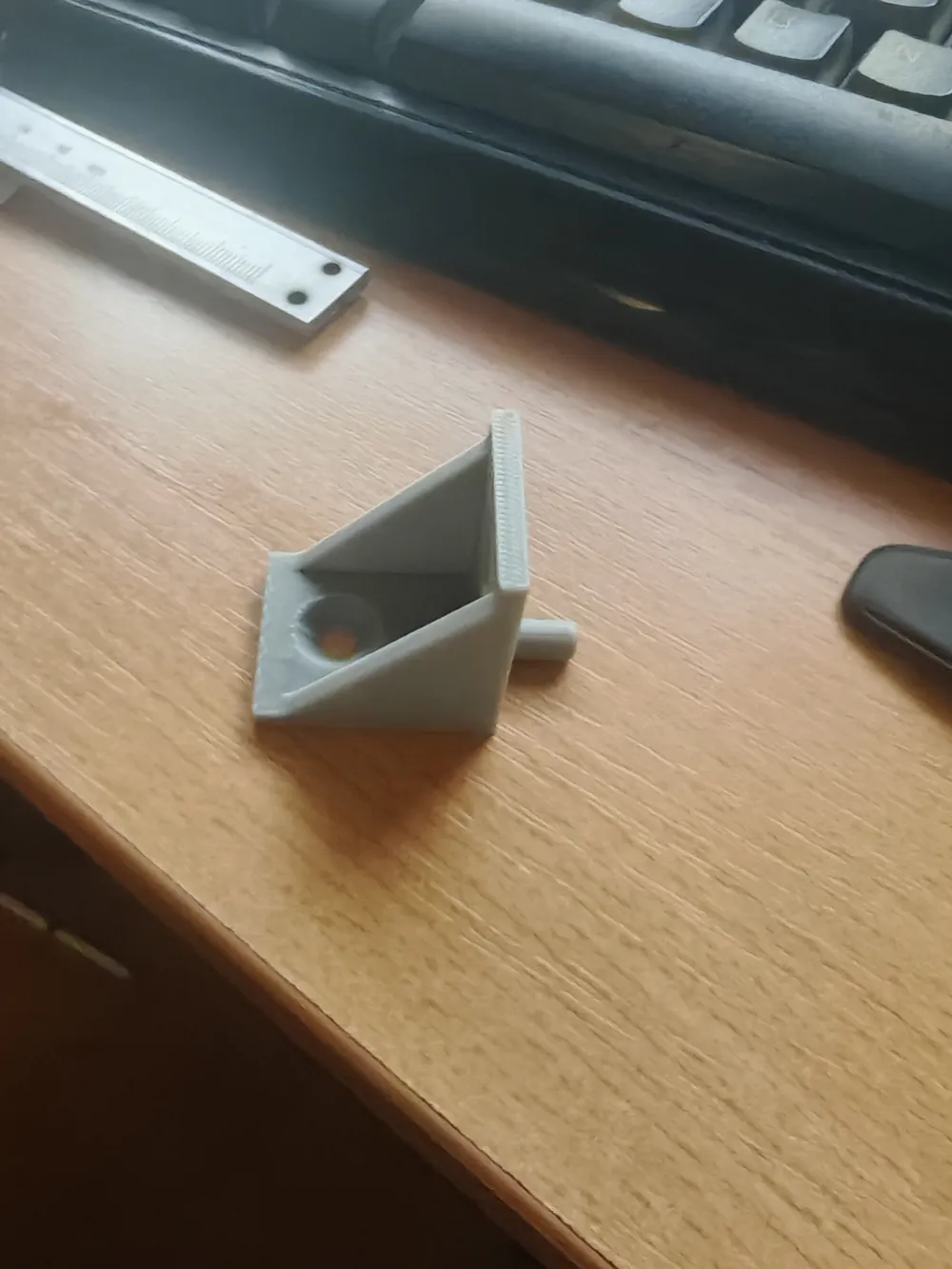 Shelf Pin Bracket - 5mm Pin - Free 3D Print Model - MakerWorld