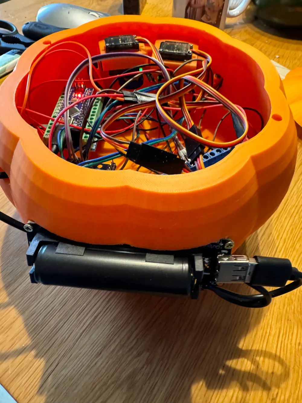 Pumpkin with movable eyes by Sascha - MakerWorld