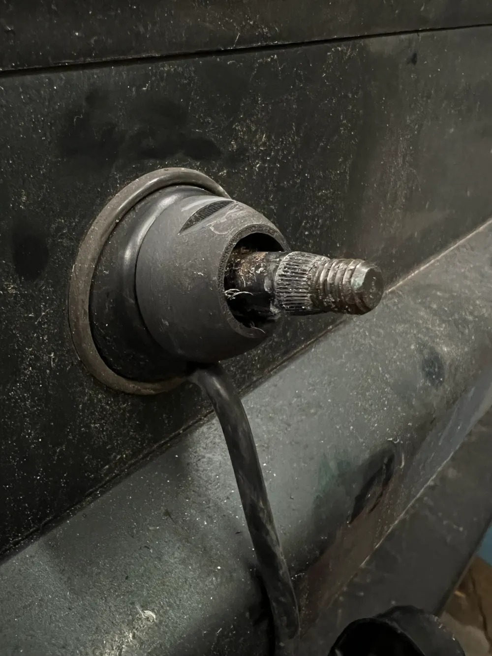 Rear wiper motor shaft saver by Bytedieb - MakerWorld