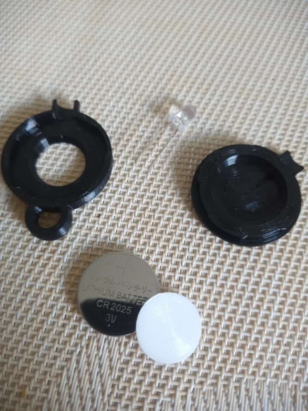 Mini button cell flashlight micro keychain light - Free 3D Print Model ...