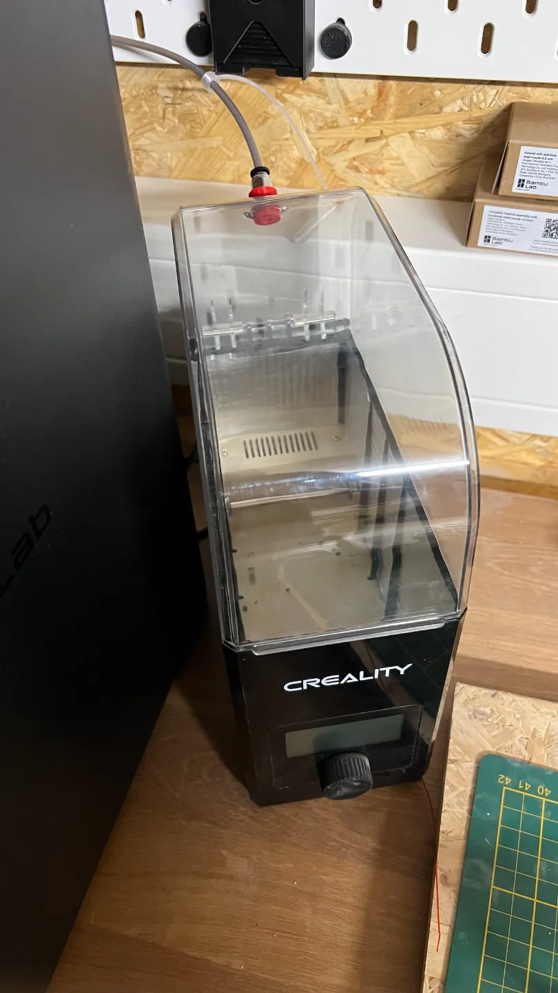 Creality DryBox 2.0 PC04-M10 Adapter Remixed by Korbinian - MakerWorld