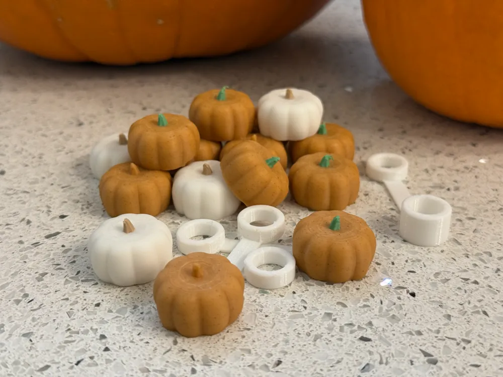 Stanley Pumpkin Straw Topper by Hewstan MakerWorld: Download Free 3D Models