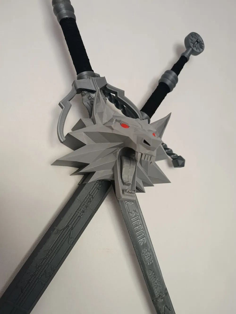 Witcher Sword Holder Wallmount By Kryzbar Makerworld Download Free 3d