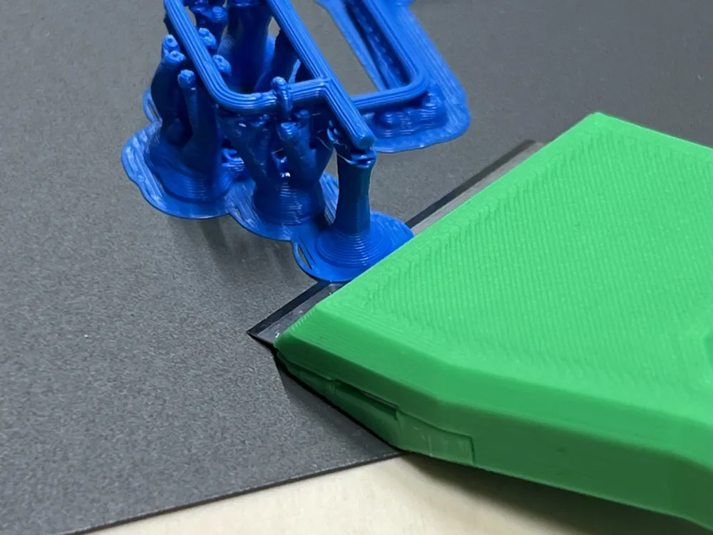 Universal Razor Blade Scraper – Utility Blades by 0x2d3d MakerWorld ...