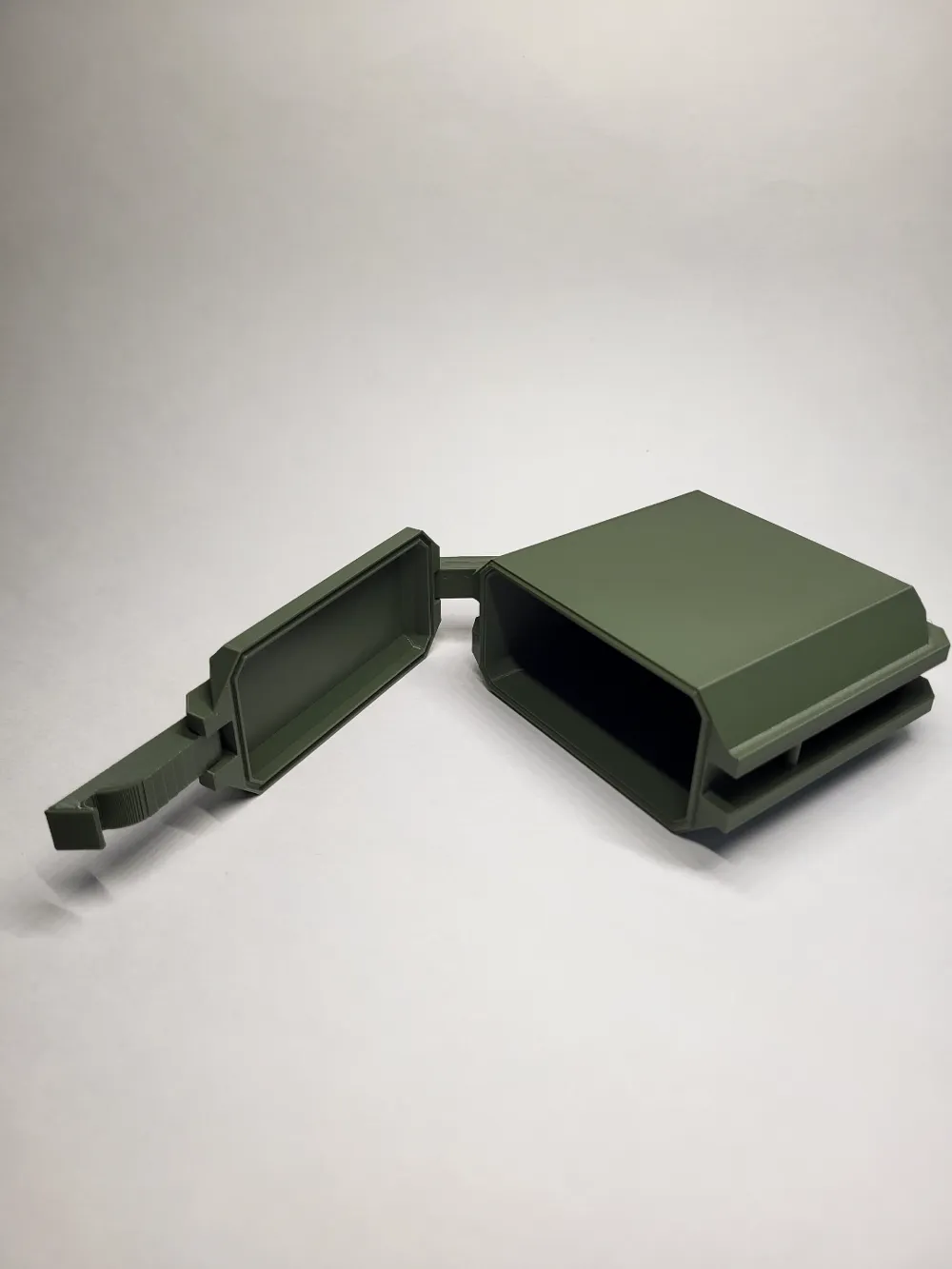 Mil - Box Rugged latching printinplace container by Hester MakerWorld ...