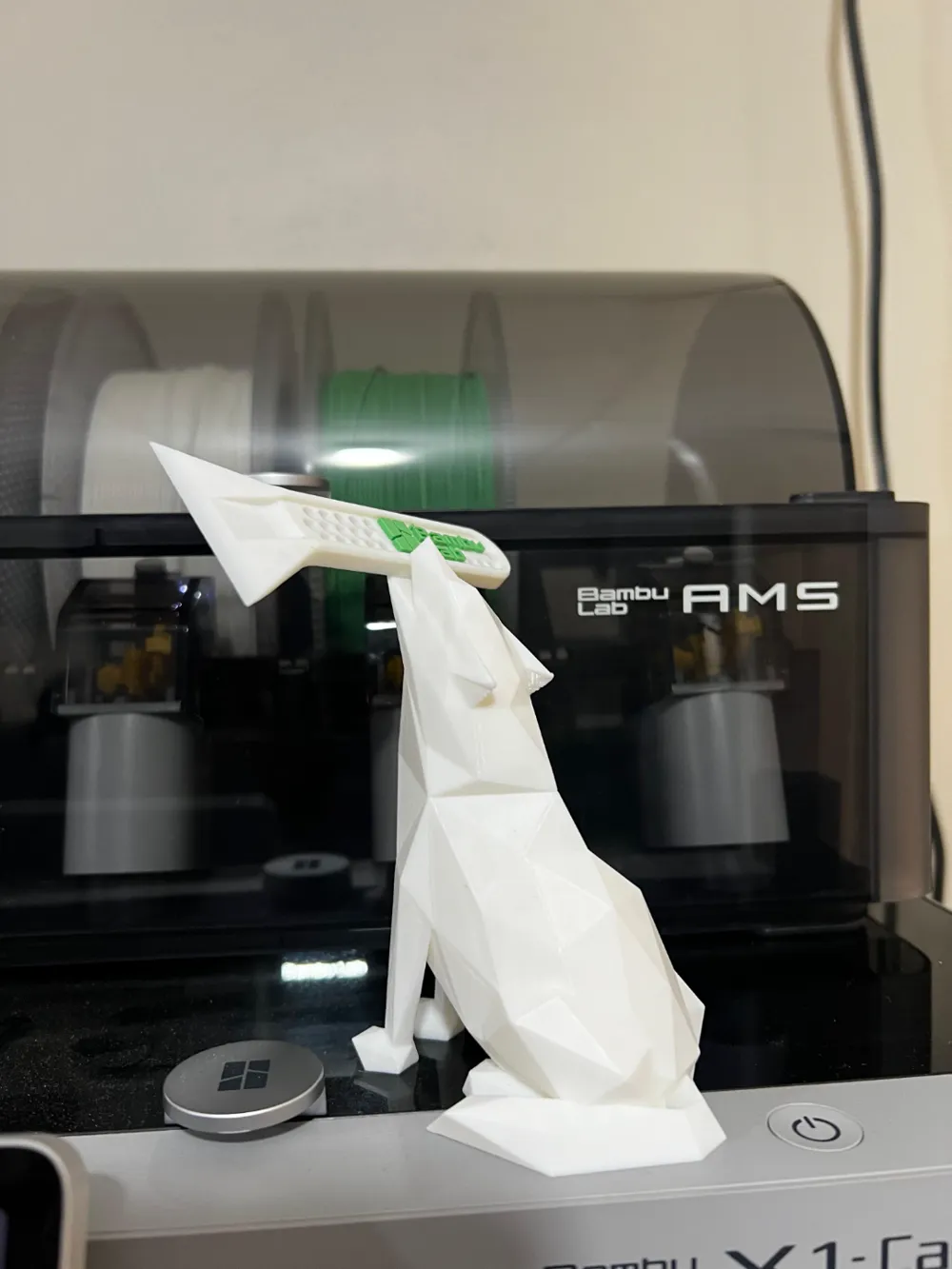 Low Poly Howling Wolf by 3D Printing Home - MakerWorld