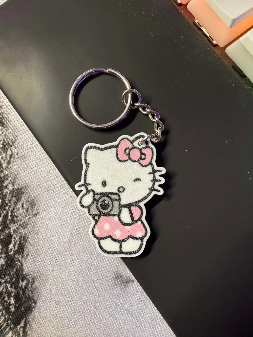 Hello Kitty Holding Camera Keychain by Munark MakerWorld: Download Free ...