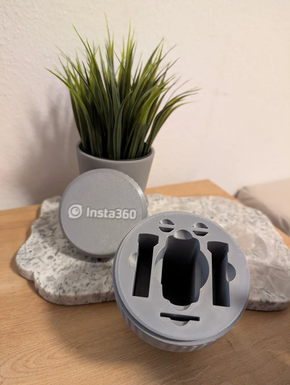 Insta360 X2/X3/X4/X5 - Box Holder Pouch Mount - Free 3D Print Model ...