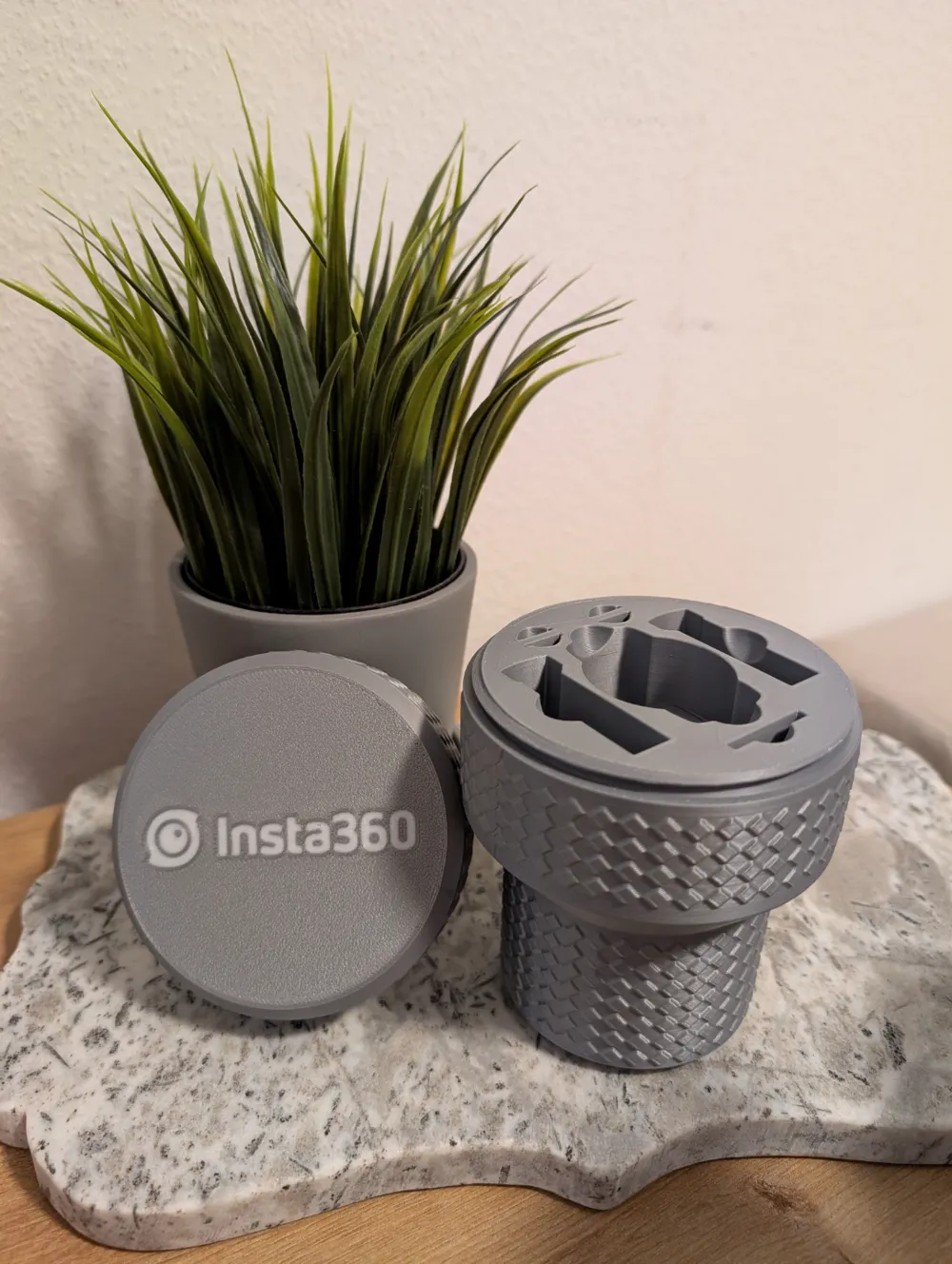 Insta360 X2/X3/X4 - Box Holder Case Mount by 3dprintconst MakerWorld ...