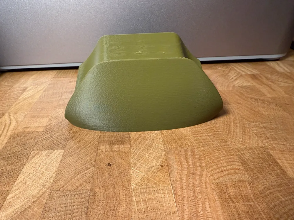 More Minimalistic Xbox Controller Stand - Free 3D Print Model - MakerWorld