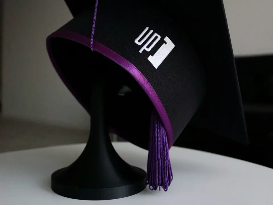 Graduation Cap Stand - Free 3D Print Model - MakerWorld