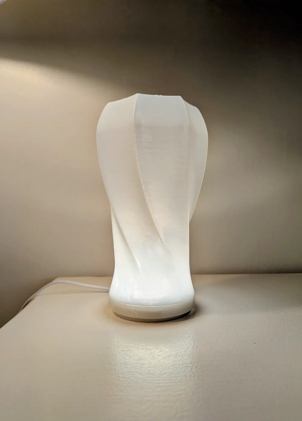 Twist Lamp - Bambu Led Kit 001 by bixi MakerWorld: Download Free 3D Models