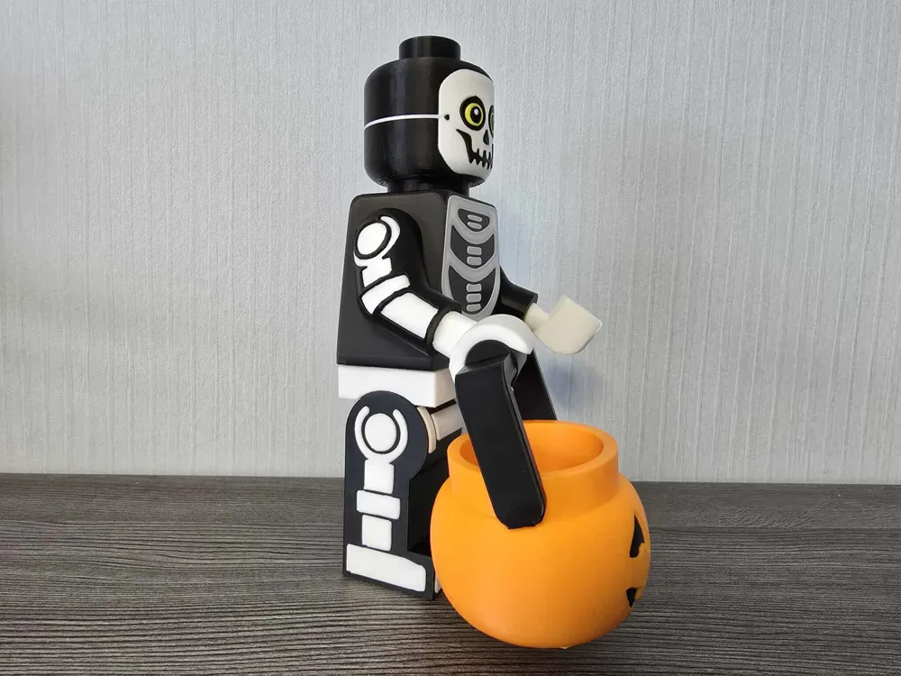 Halloween * Skeleton Guy * 500% ~21cm - Free 3D Print Model - MakerWorld