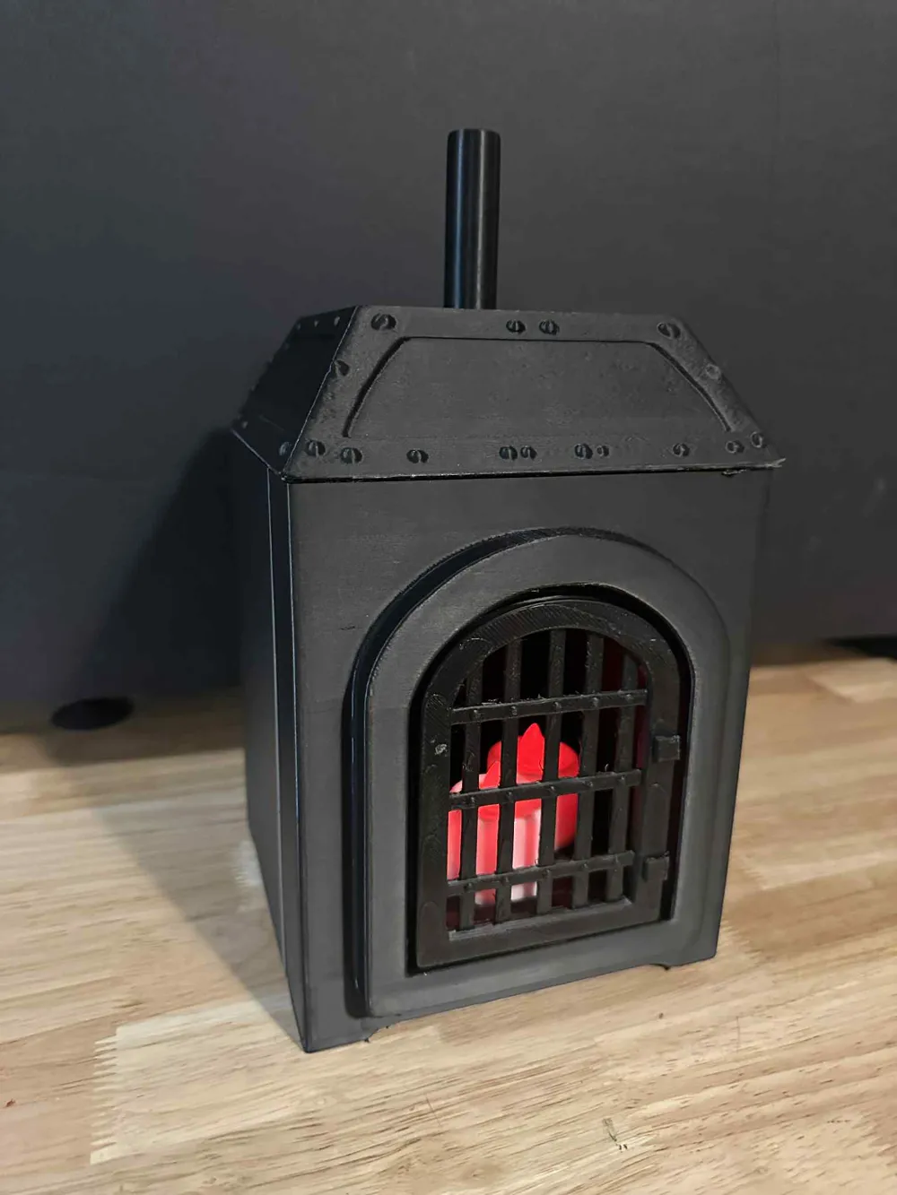 Freddy Krueger’s Furnace mask stand by geneoween MakerWorld: Download ...