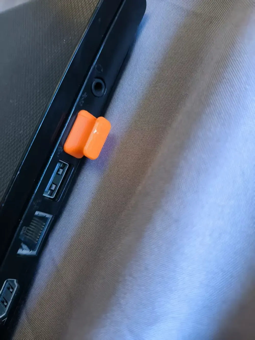 Universal USB Port Cover | No Supports