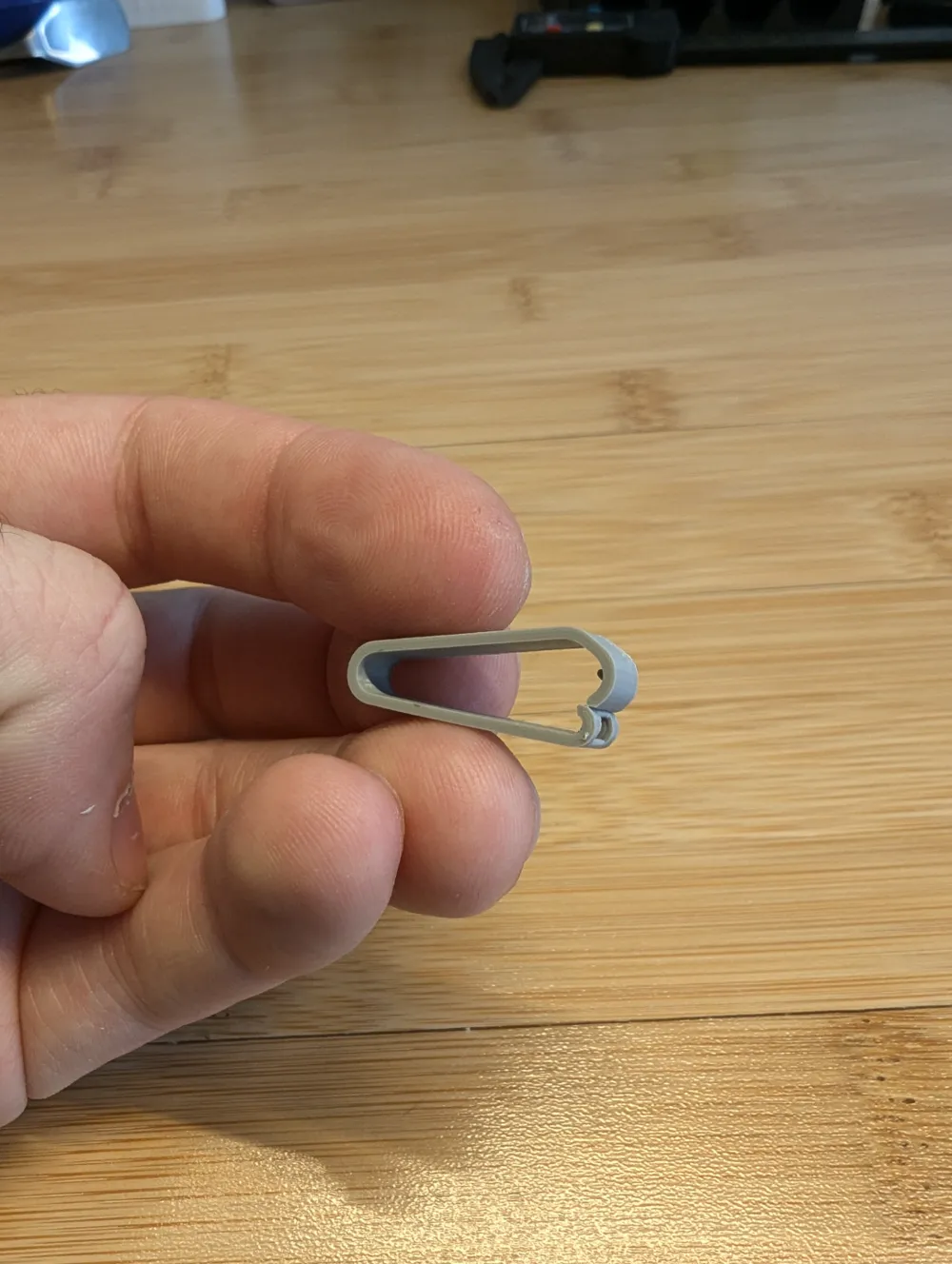 Compact Cable Organizer Clips - Free 3D Print Model - MakerWorld