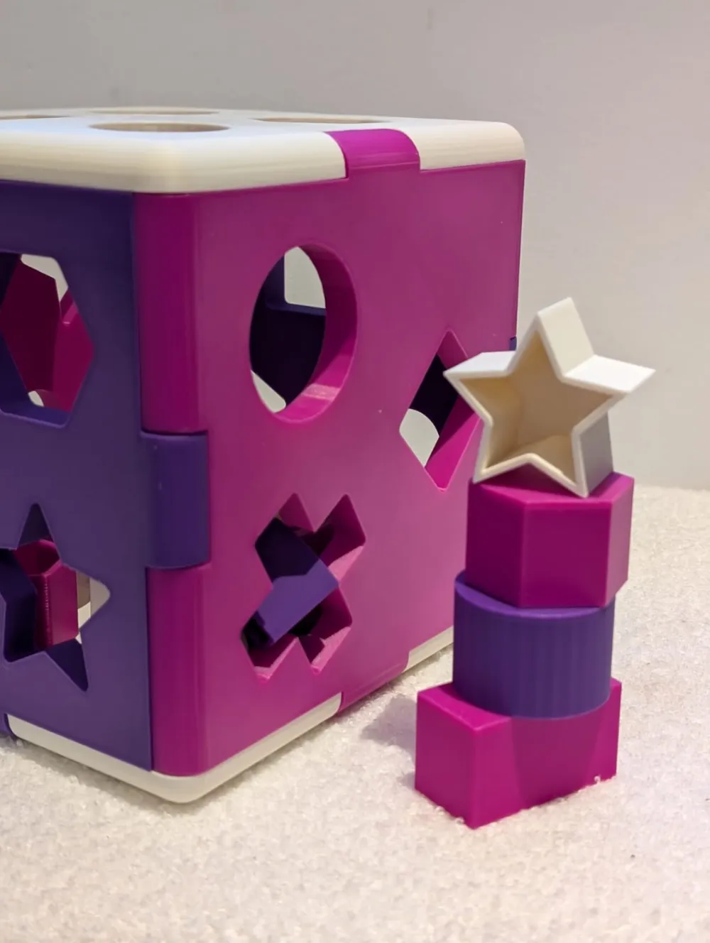 Shape Sorting Box - magnetic lid - Baby toy by Mneric - MakerWorld