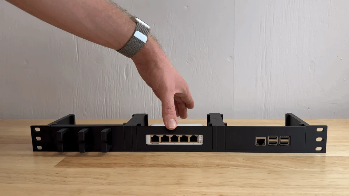 RackMod 2U: Modular Server Rack by tomtechie MakerWorld: Download Free ...
